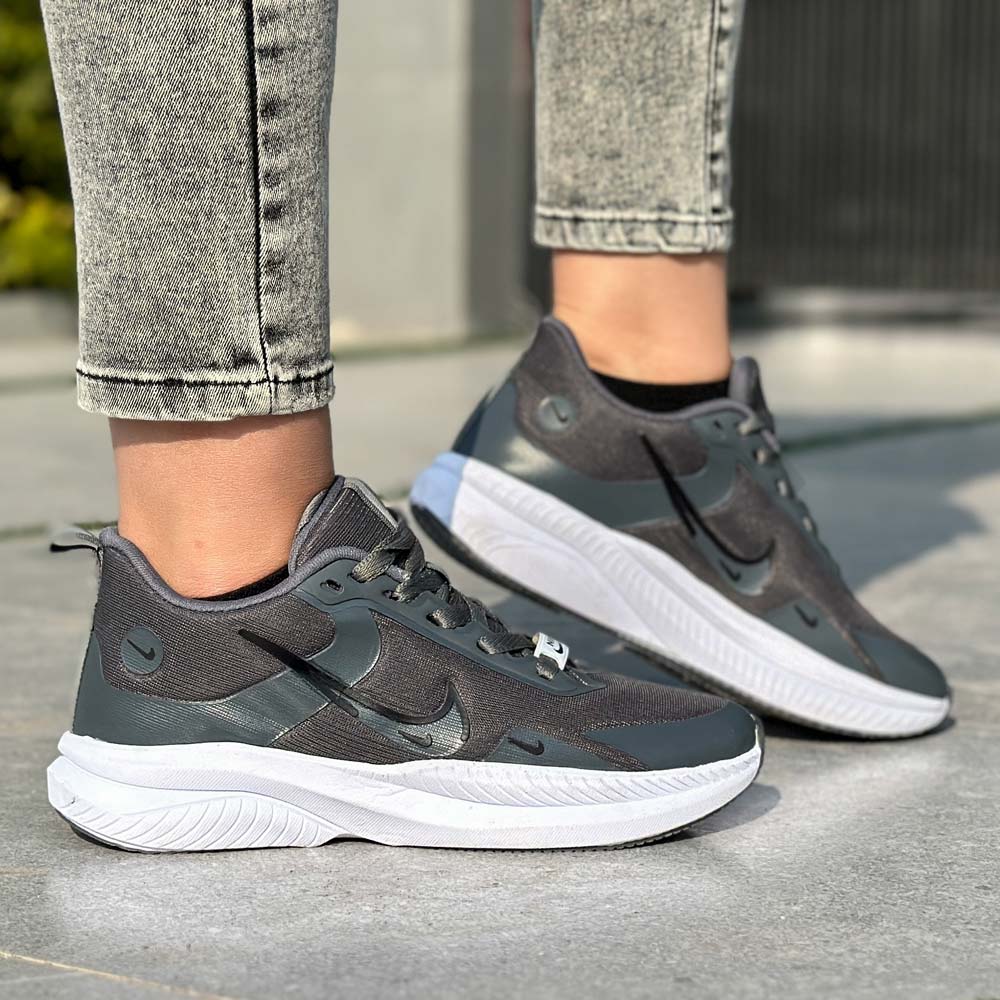 خرید کتانی دخترانه نایک نوک مدادی کد 24621 | قیمت ارزان : 3 بهمن